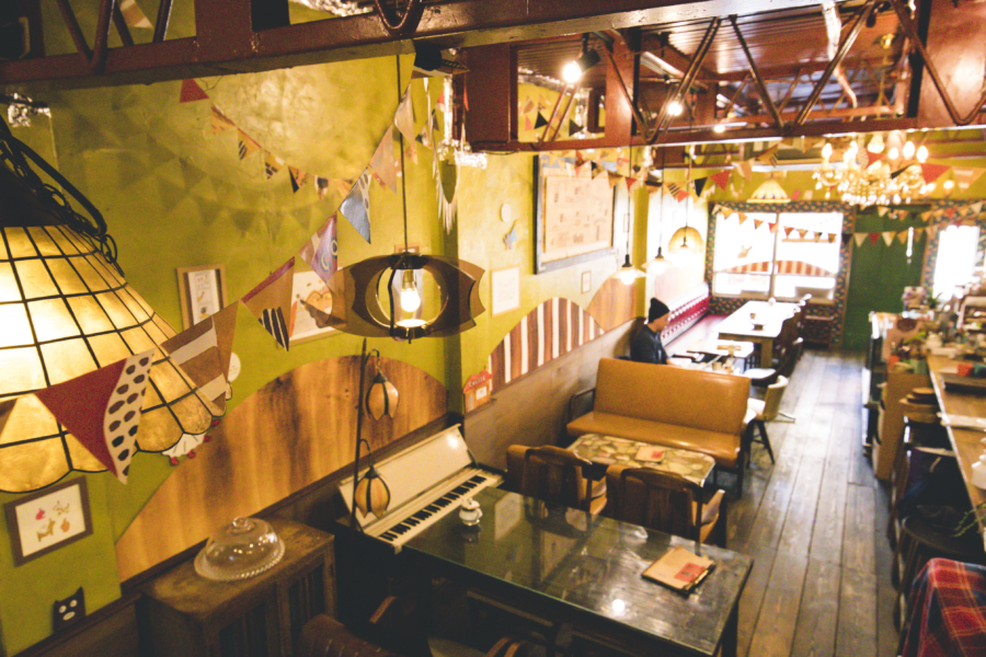 森の中に住むくまちゃんの親子が営む珈琲屋さんをイメージした『KUMA COFFEE』シリーズの制作秘話 | いろは出版株式会社